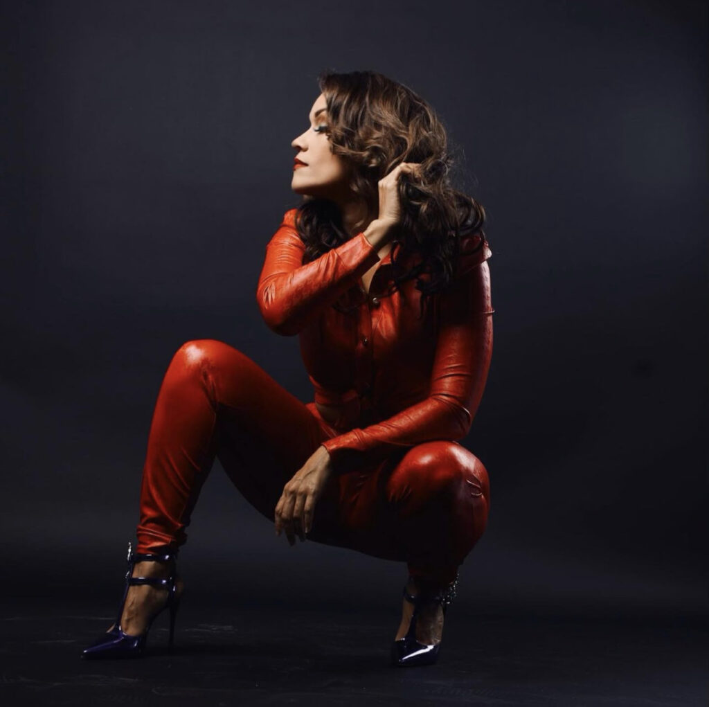 Meet Laura Noble, A Dominican Singer With Her Own Flair - Get Sauced